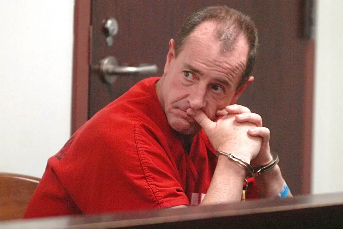 Lindsay Lohan's father jailed in Florida after Texas domestic violence case | Marca