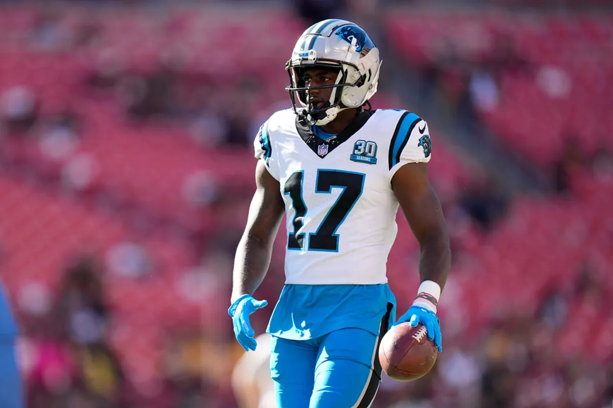 Nehasingh9902 nude leaks greeted by a beautiful lady, I