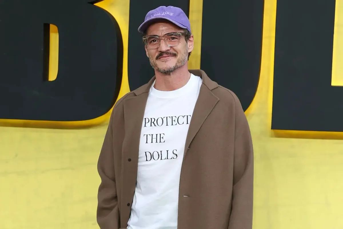 What does Pedro Pascal's 'Protect the Dolls' T-shirt slogan mean? | Marca