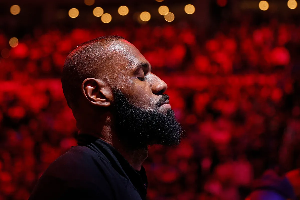 LeBron James rescues an old video of him to explain his dramatic change ...