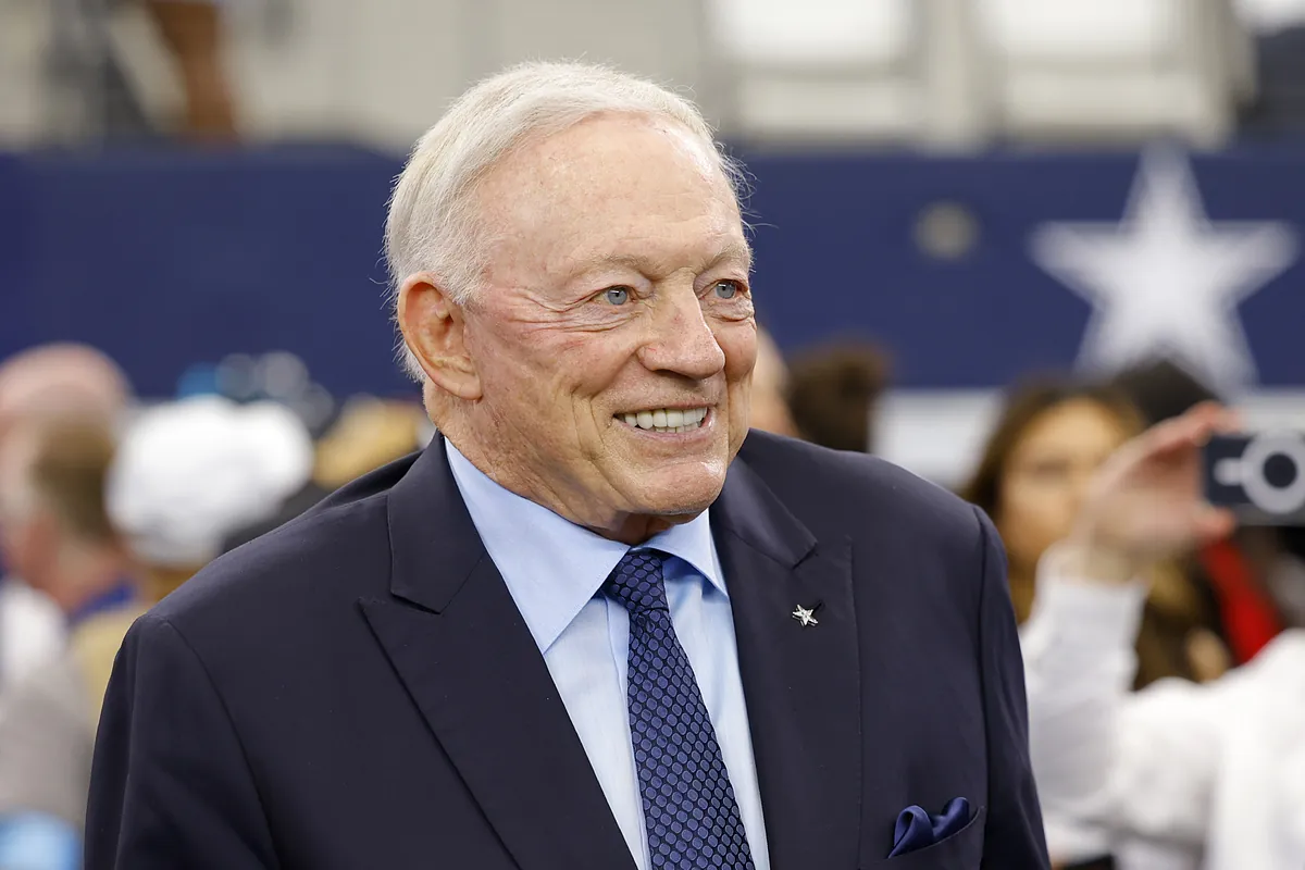 Jerry Jones changes his mind and the Cowboys negotiate with one of the ...