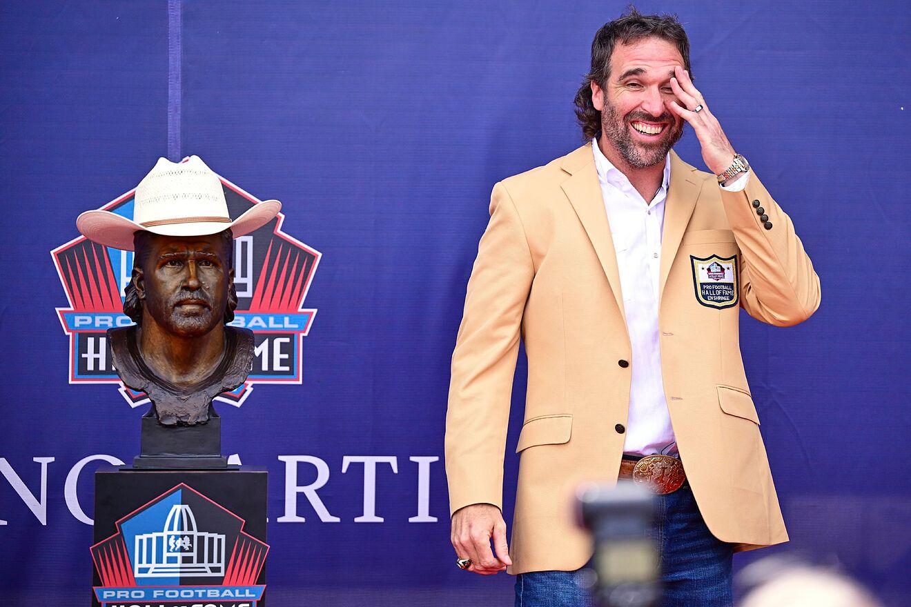 Jared Allen stole the spotlight at the Hall of Fame induction ceremony when he ripped his pants ...