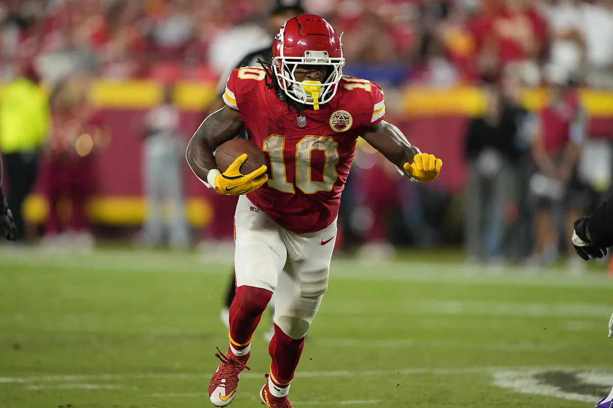 Isiah Pacheco draws attention by taking his two 'best friends' from the ...