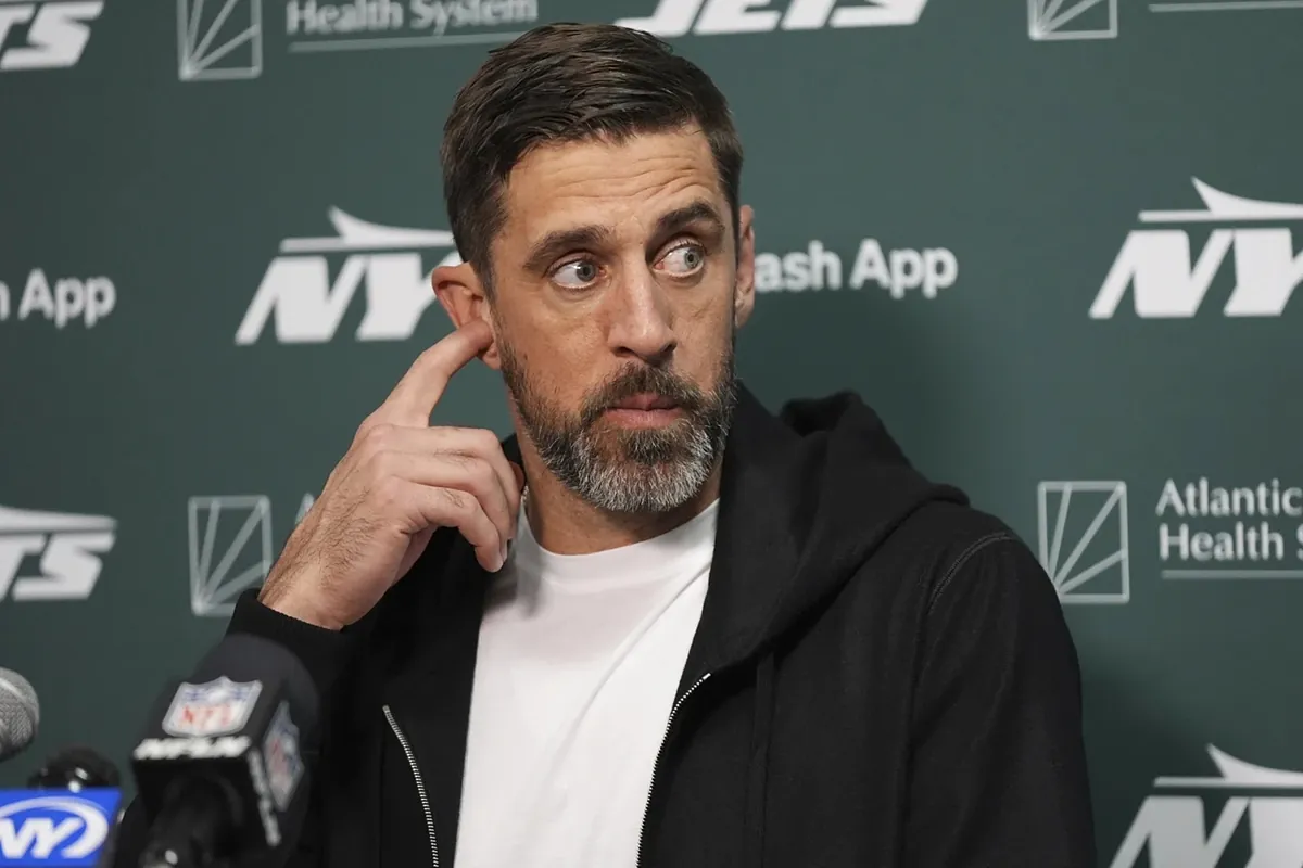 Aaron Rodgers closing in on Steelers move as offseason decision nears ...