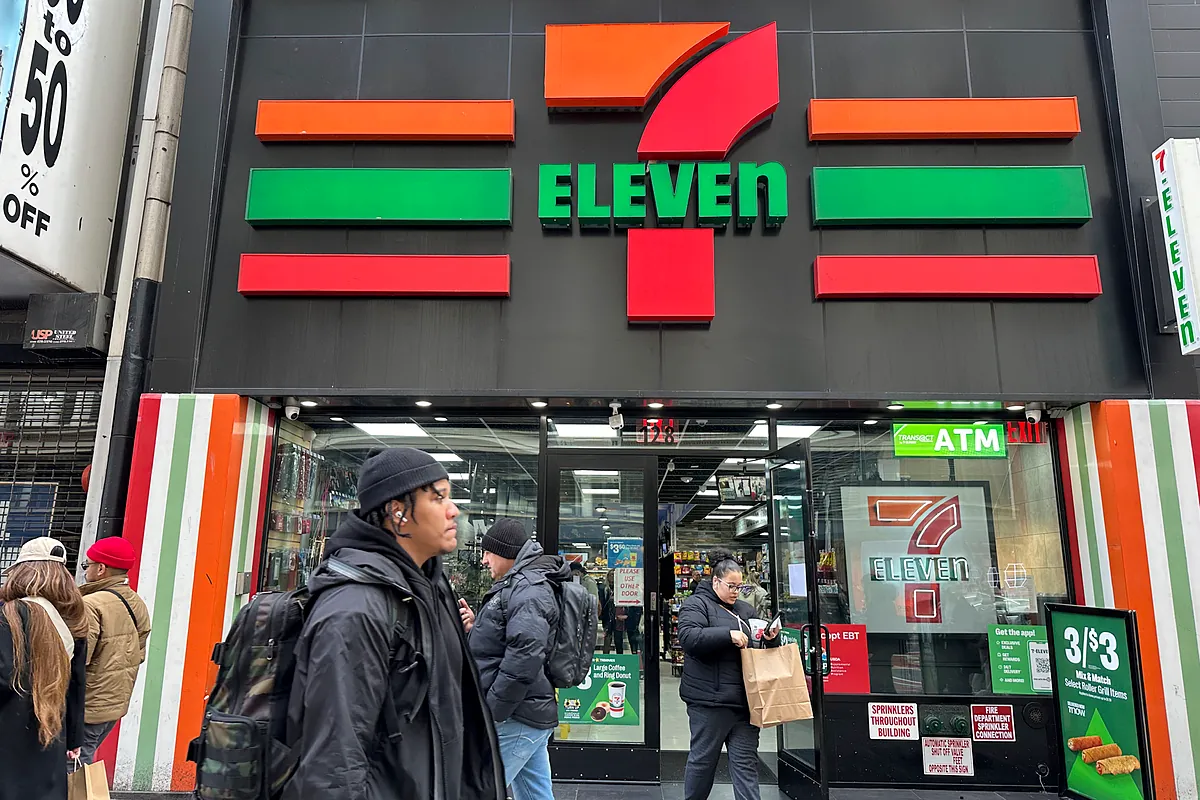7-Eleven celebrates free slurpee day with big giveaways and birthday ...