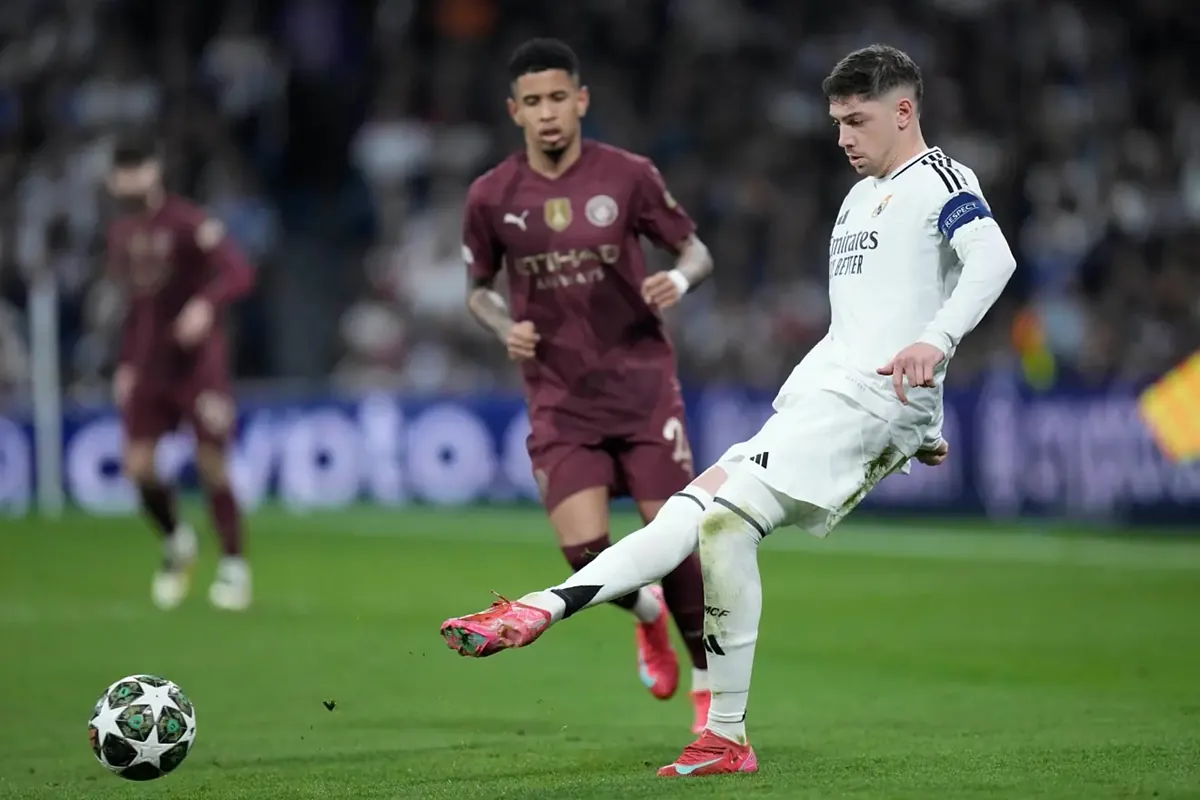 What if Valverde is a full-back?