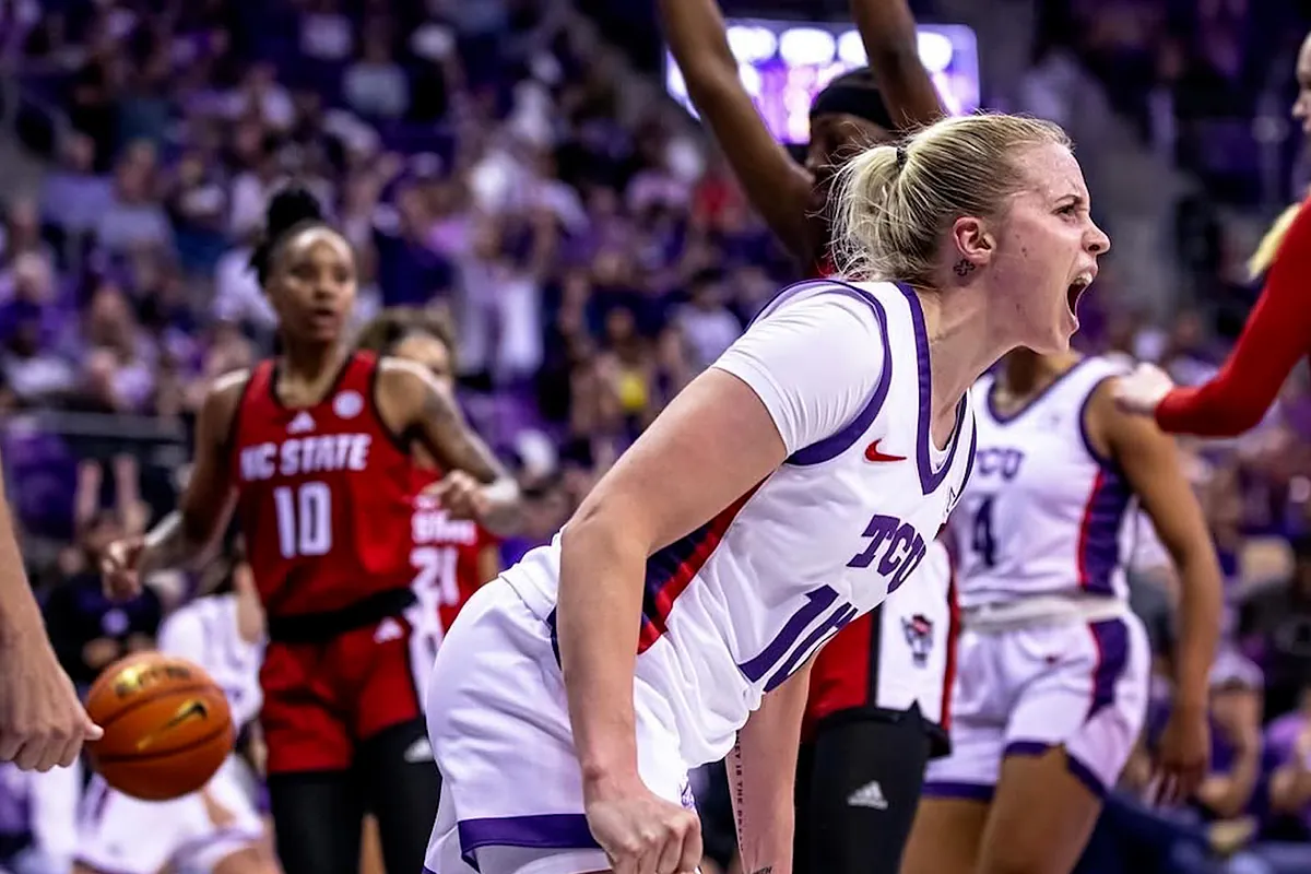 Hailey Van Lith's dad and Jalen Suggs go wild after TCU beats Notre ...