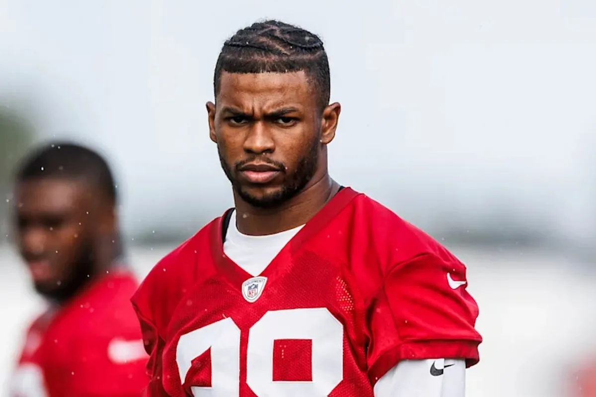 Shilo Sanders has an unexpected encounter with Buccaneers fans while ...