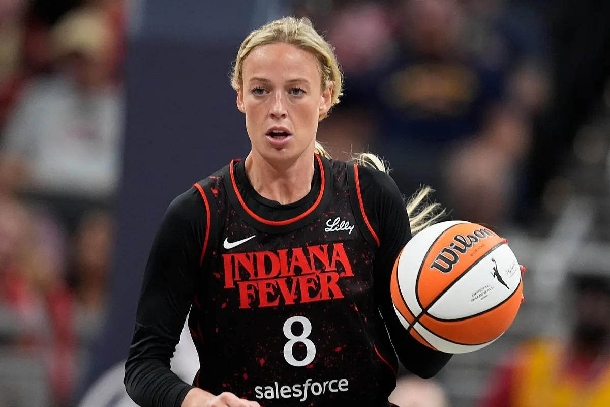 Sophie Cunningham accidentally sits on cameraman's face in awkward ...