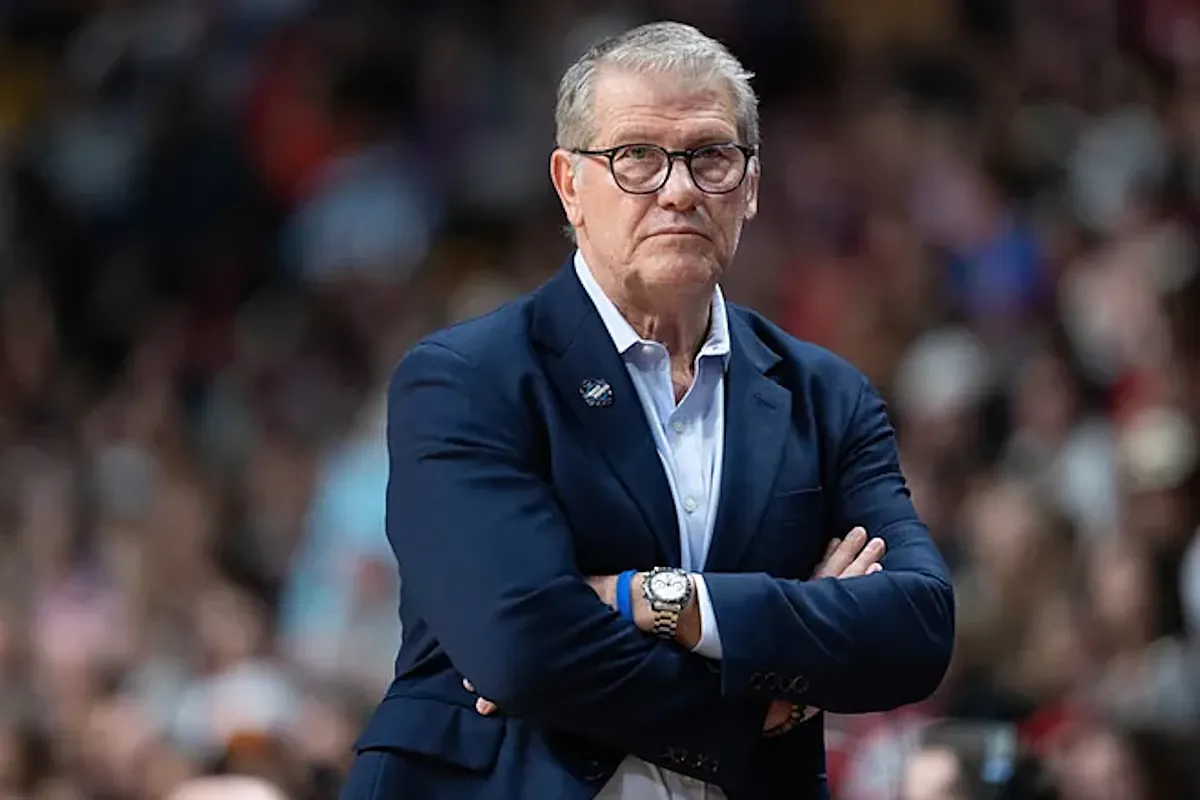 Geno Auriemma Family: Who is his wife Kathy and how many children does ...