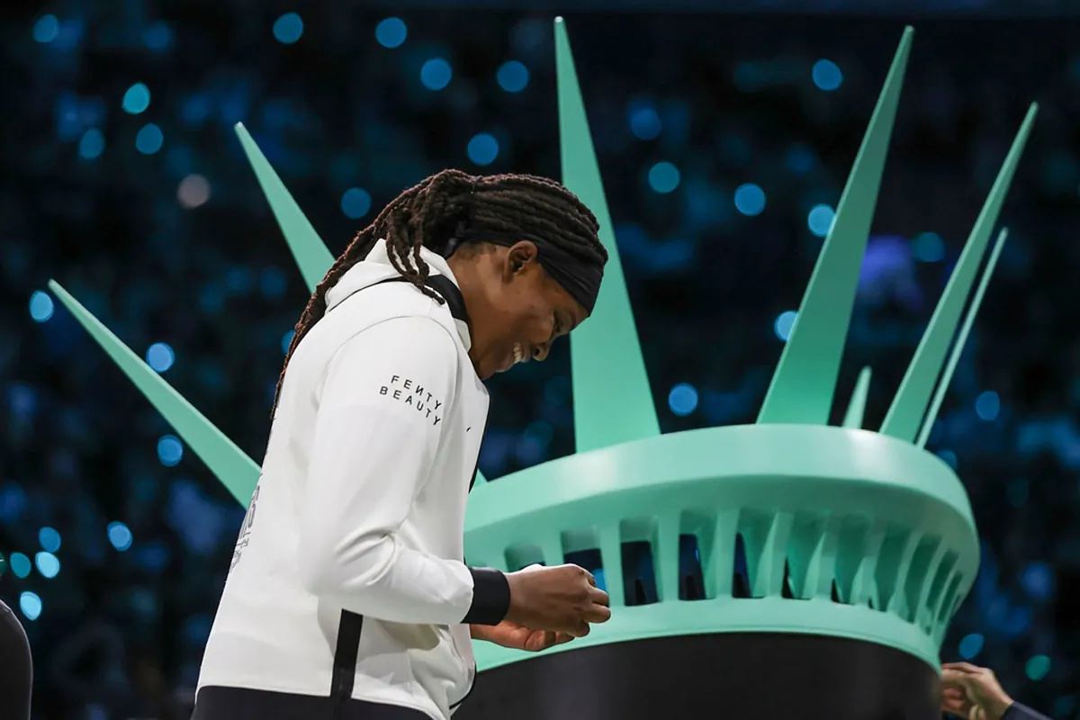 New York Liberty receive their WNBA championship rings after defeating ...