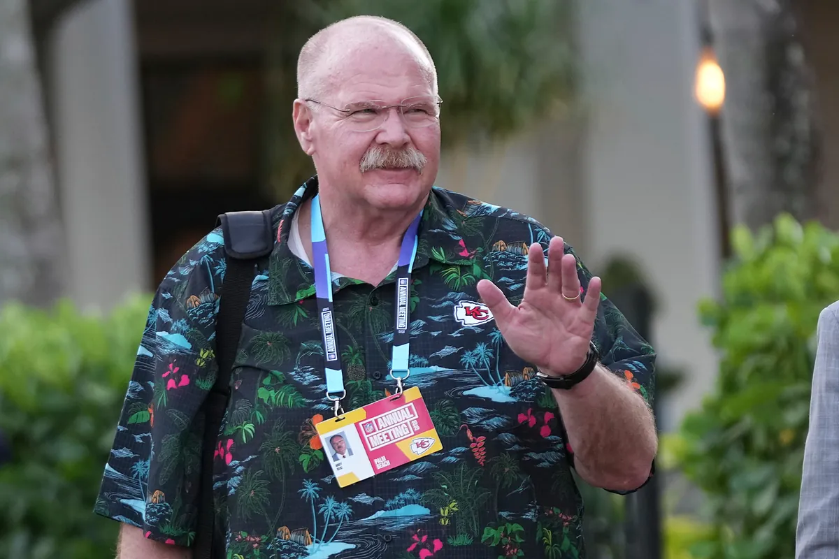 Andy Reid copies Patrick Mahomes and also shows off his incredible ...