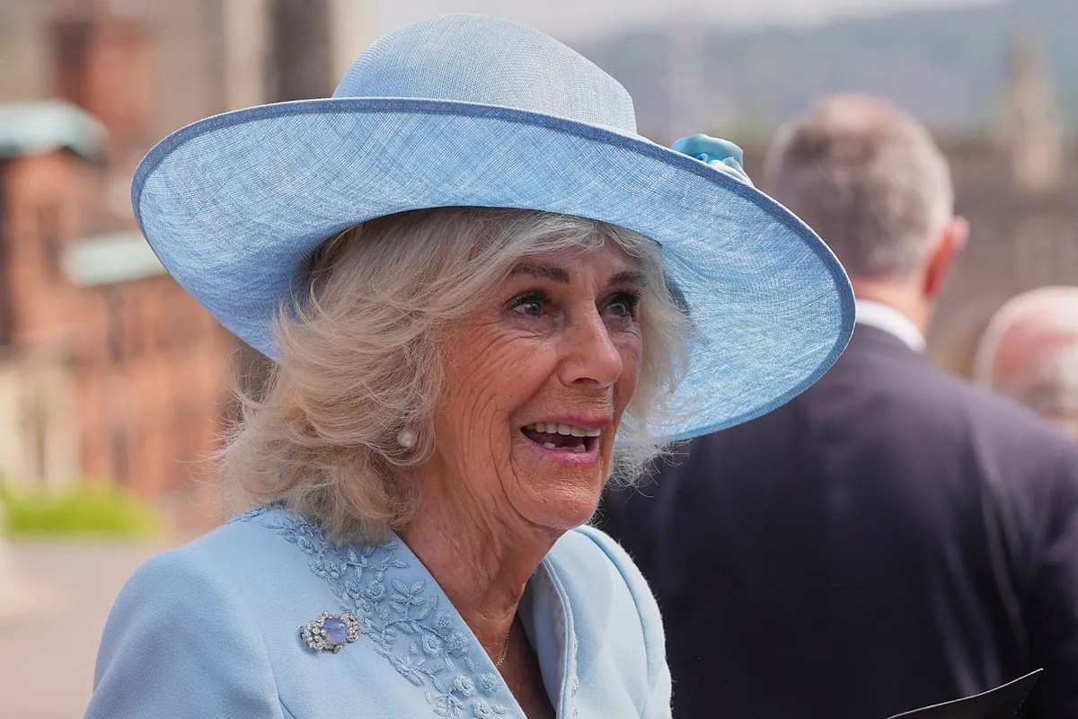 Queen Camilla loses control of her mouth in front of stunned crowd ...