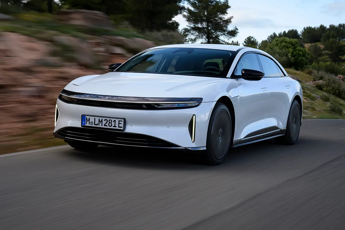 Lucid Air Pure: de regreso al planeta Tierra | Marca