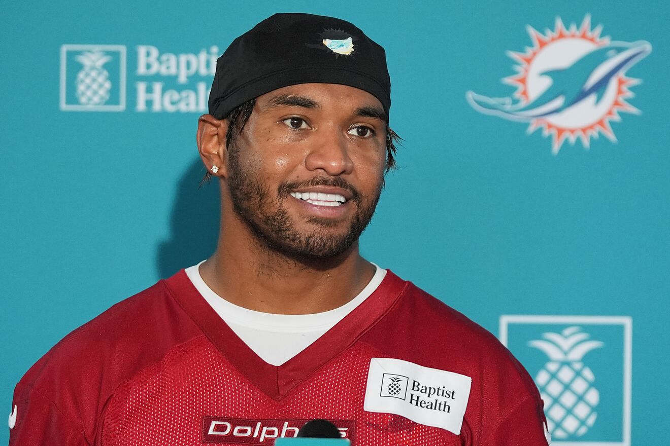 Dolphins head coach Mike McDaniel pokes fun at President Trump's ...