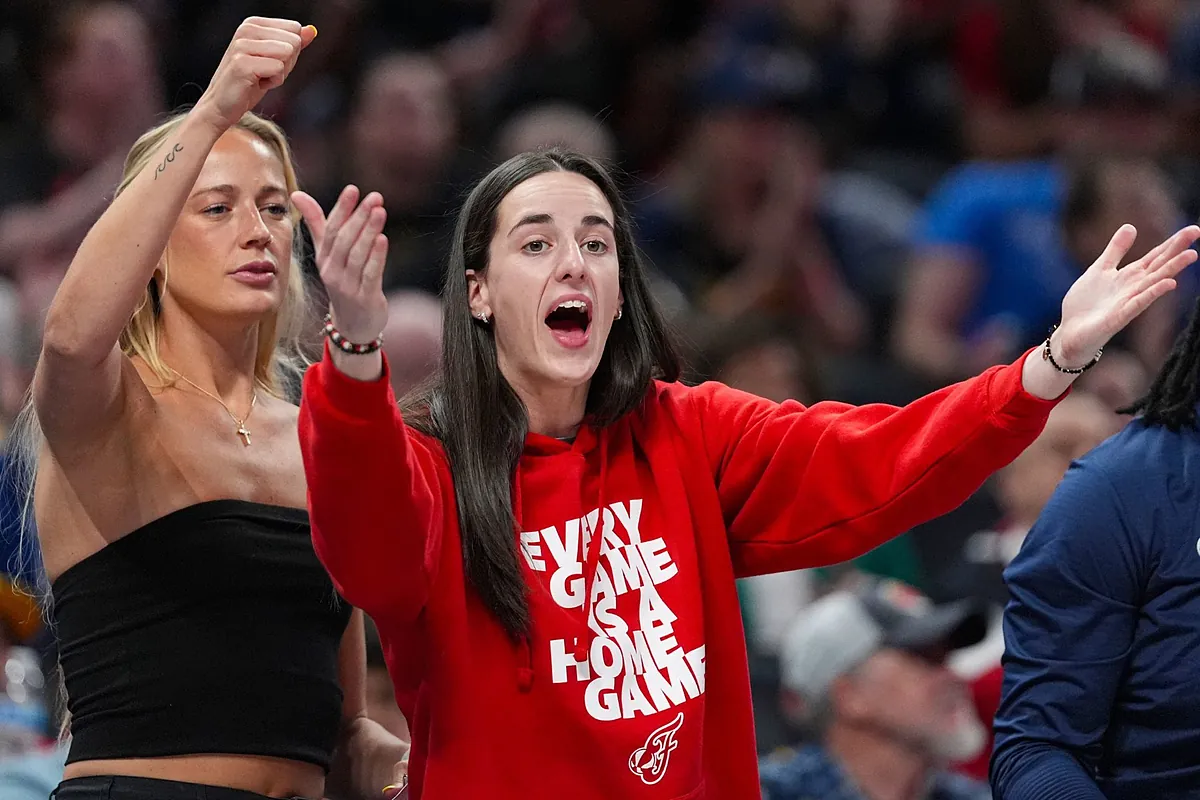 Caitlin Clark caught shoving teammate on the bench as confused fans ...