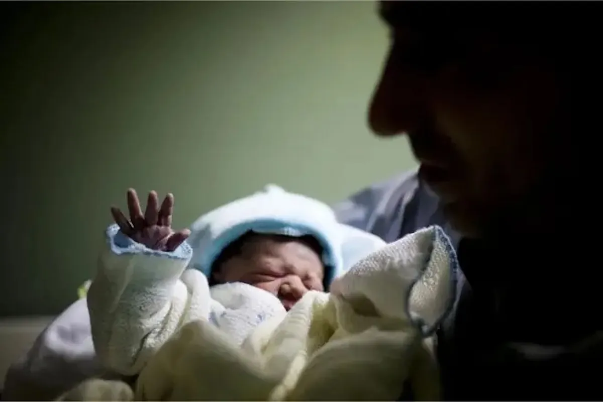 The world's oldest baby is born, conceived 31 years ago | Marca